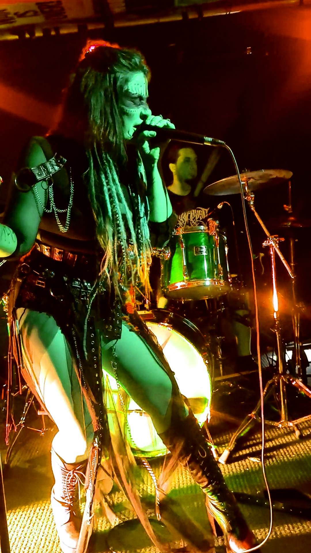 Lisa Perry Interview | THE METAL PIT